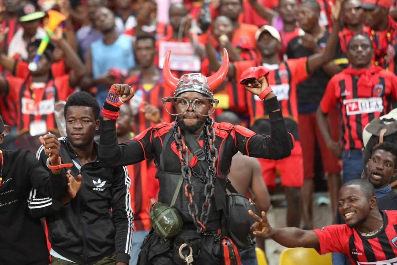 PR da FAF na Argentina para trazer Messi e companheiros para o jogo ...